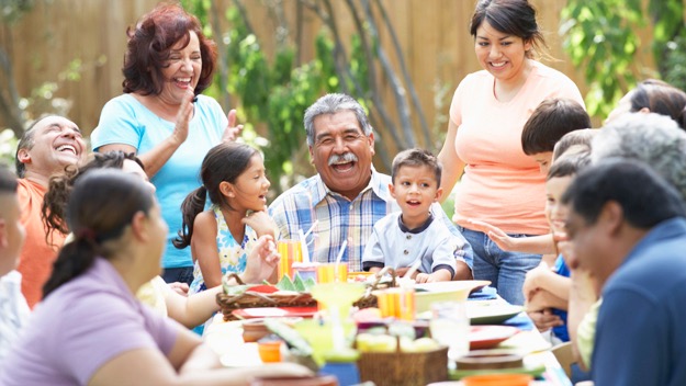 6 Steps to Having the Best Family Reunion | The Adair Group